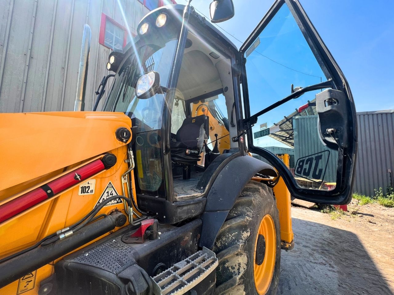 The JCB 3CX through Time - Buy a JCB 3CX for Sale