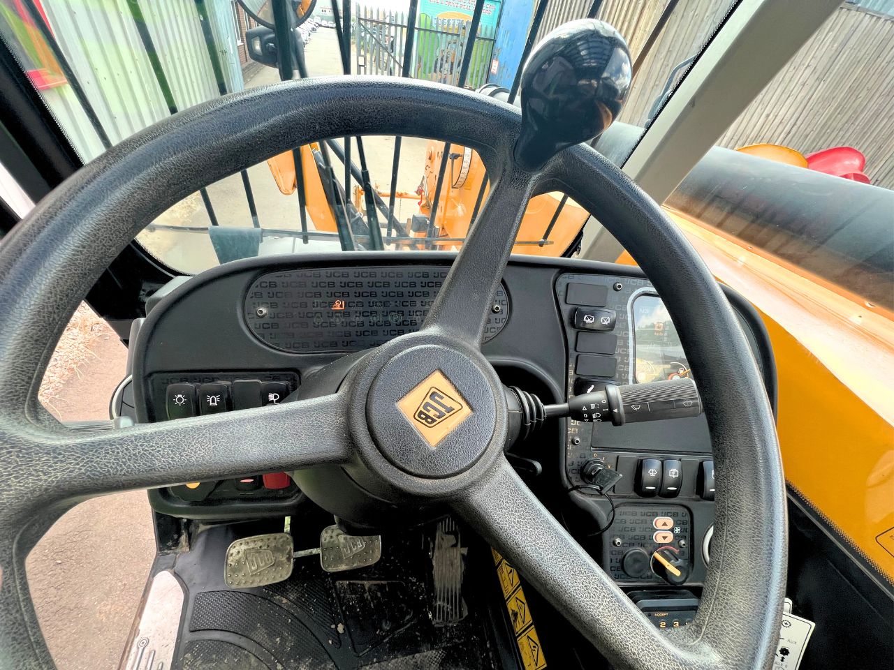 World's First Hydrogen Powered Backhoe Loader | BuyADigger